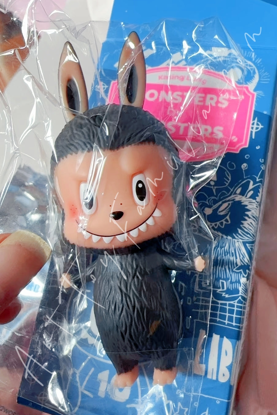 The Monsters Labubu Classic Mini Labubu Keychain Series - 经典Labubu钥匙圈系 ...